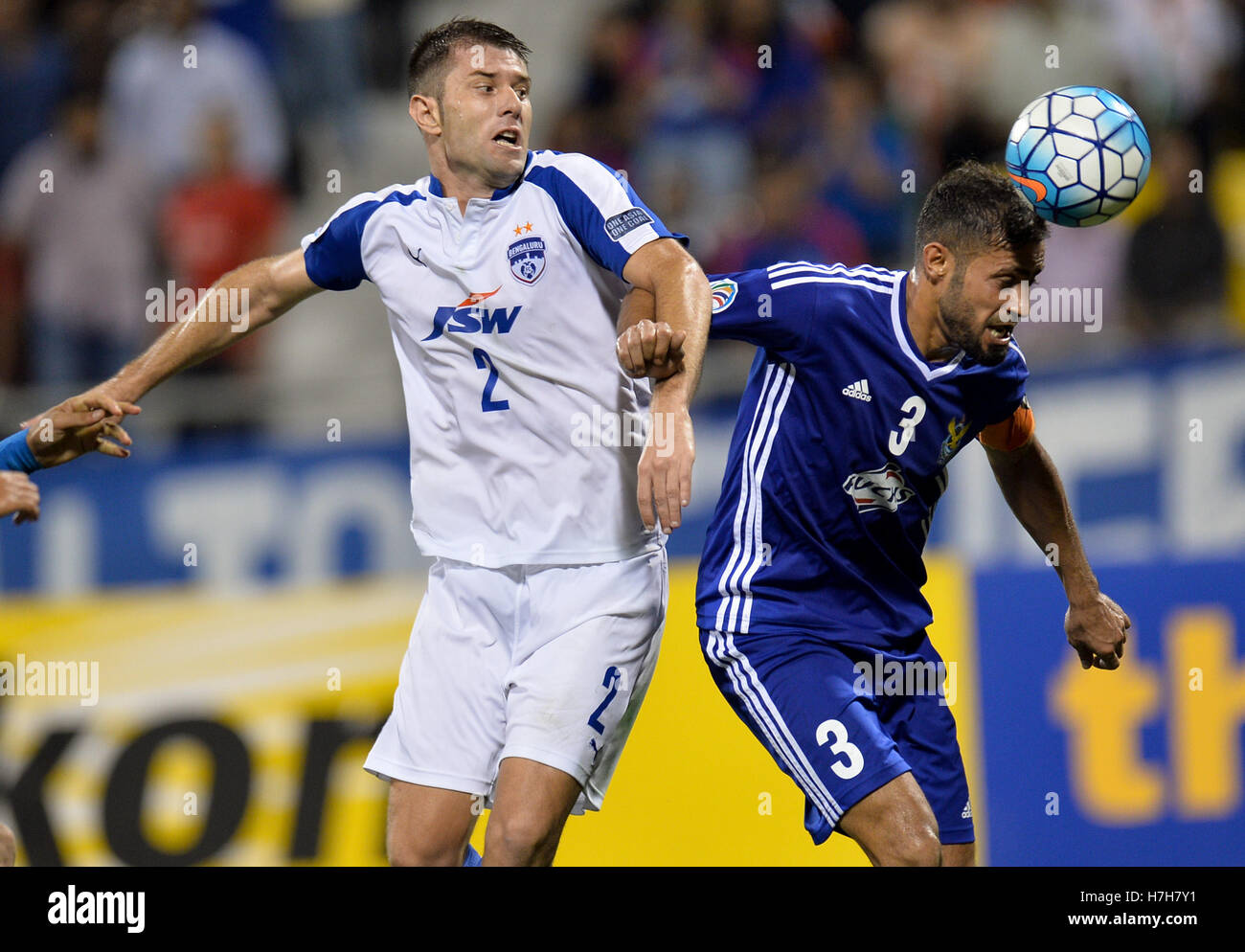 Doha, Qatar. 5th Nov, 2016. Ali Al-Saadi (R) of Iraq's Air Force Club ...