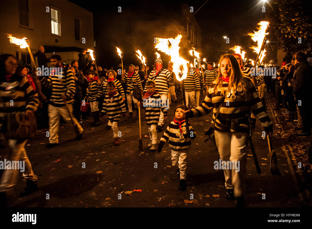 Lewes, UK. 5th November 2016. Lewes Bonfire Night Celebrations. The ...