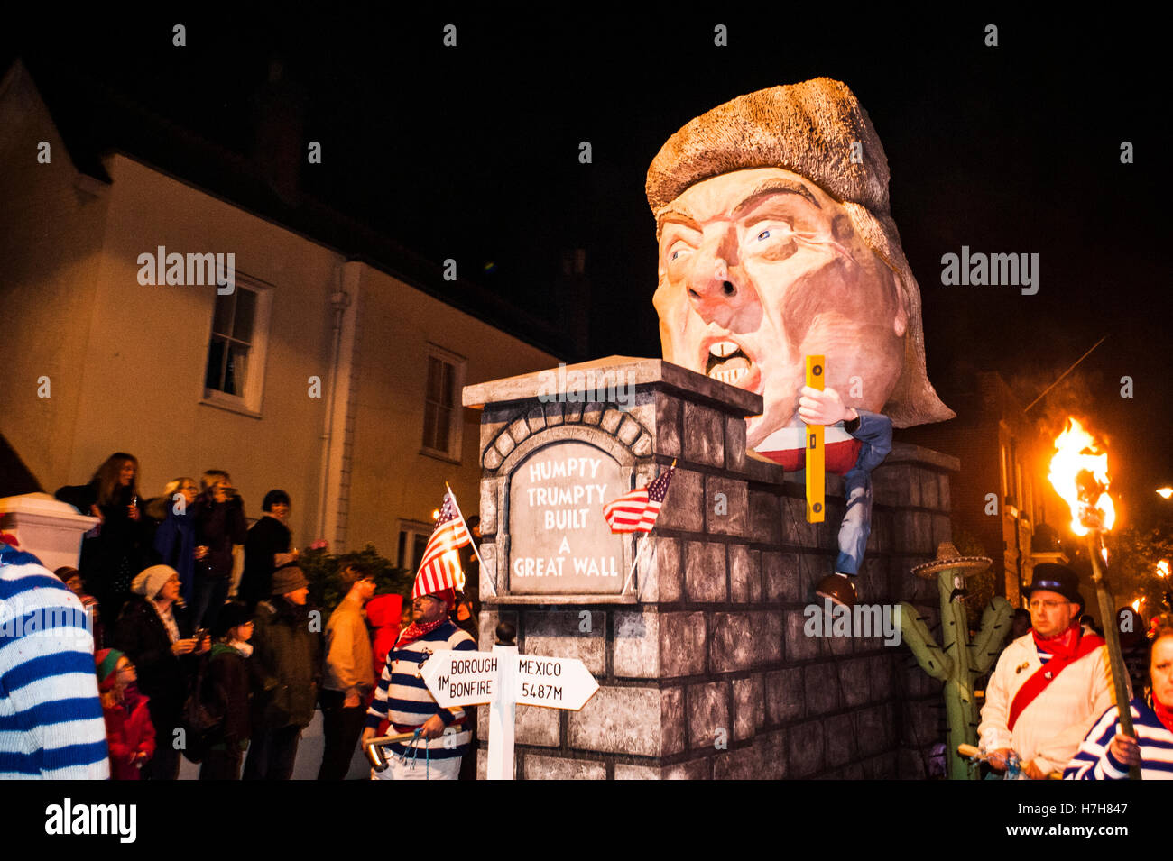 Lewes, UK. 5th November 2016. Lewes Bonfire Night Celebrations. The ...