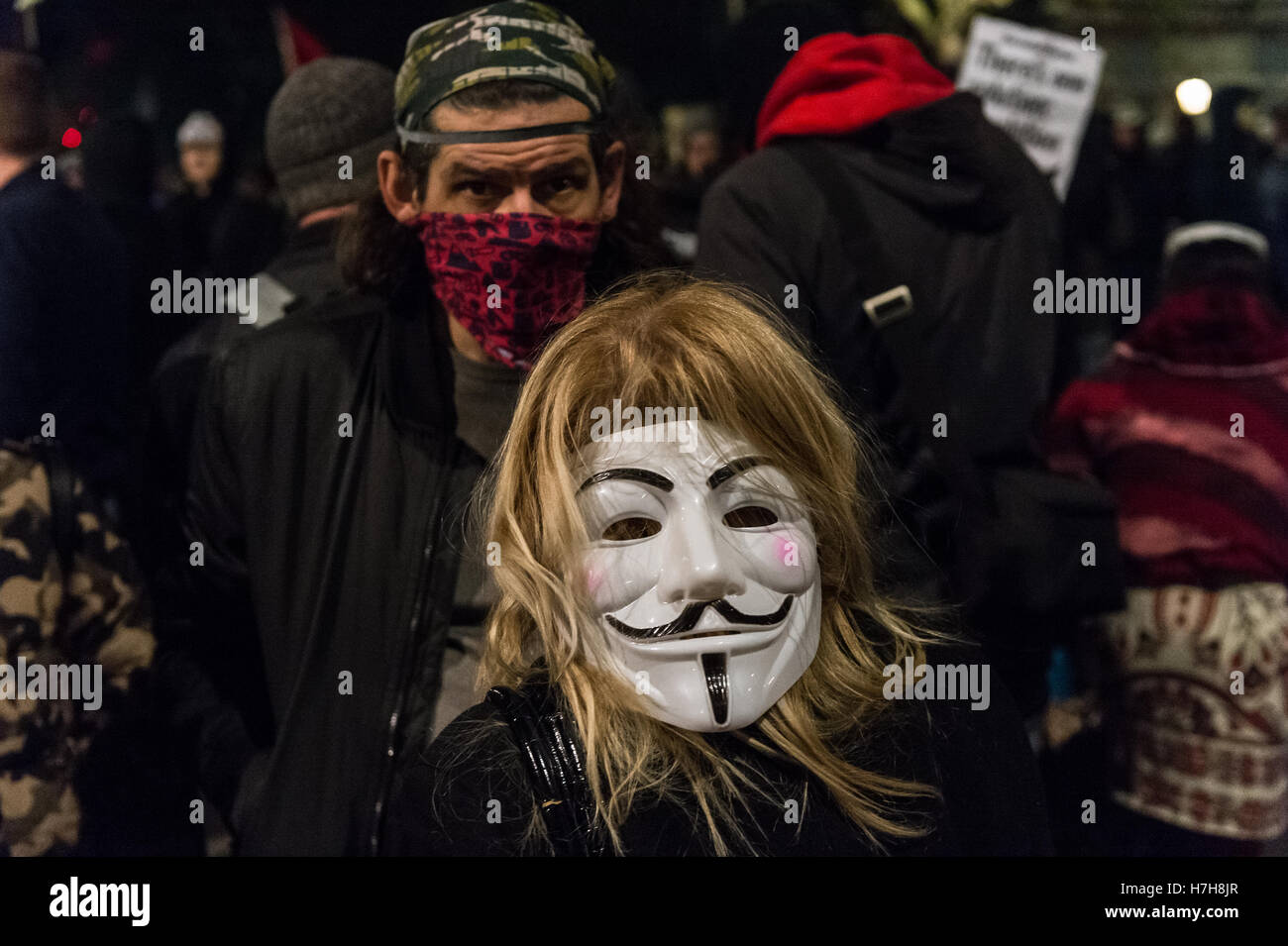 Guido fawkes mask hi-res stock photography and images - Alamy