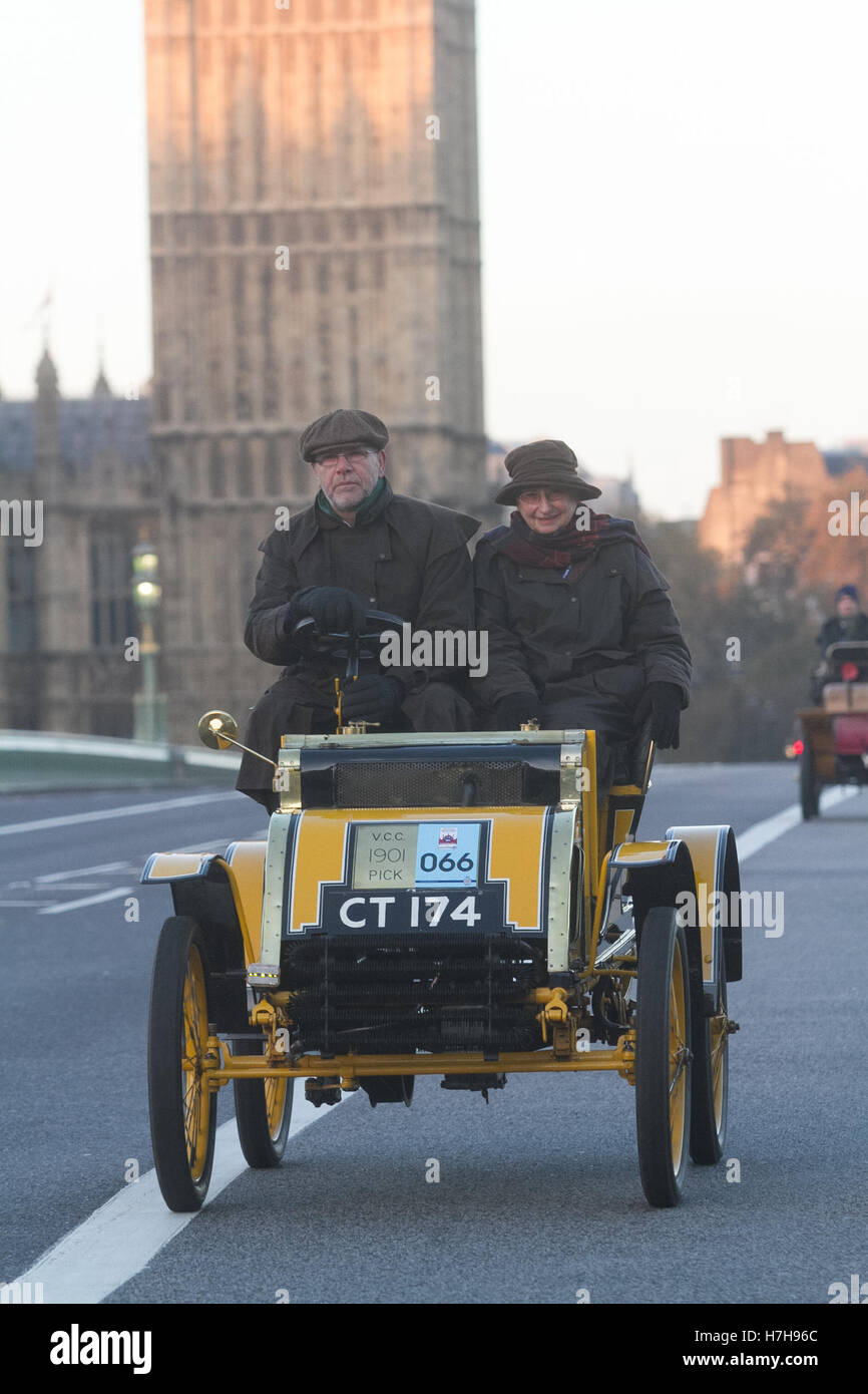 Pre 1905 cars hi-res stock photography and images - Alamy