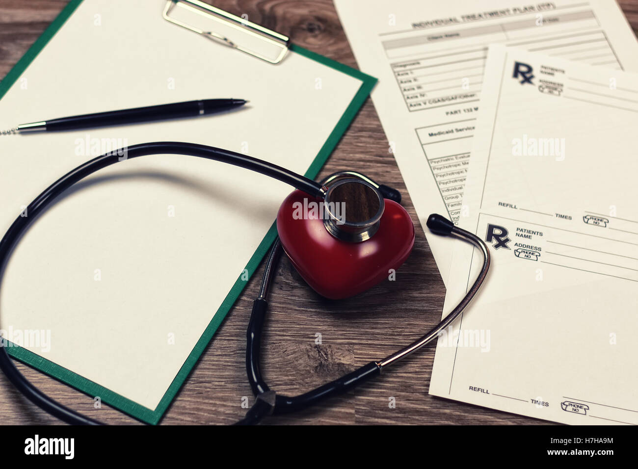 prescription cardiologist stethoscope Stock Photo - Alamy