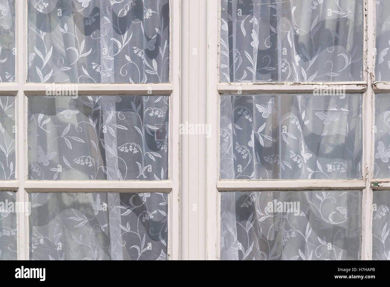 White net curtain hi-res stock photography and images - Alamy