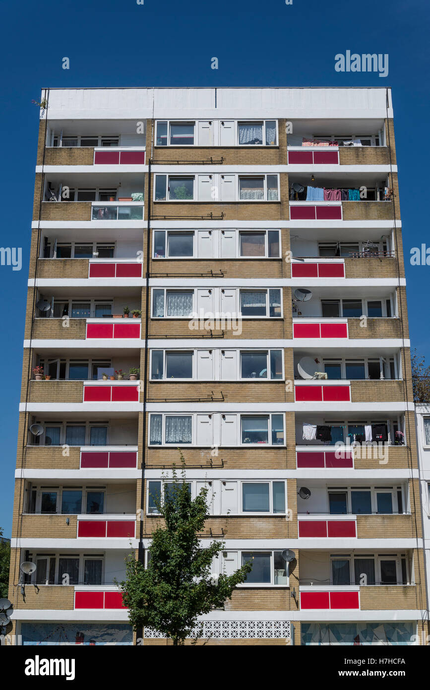 Social housing uk hi-res stock photography and images - Alamy