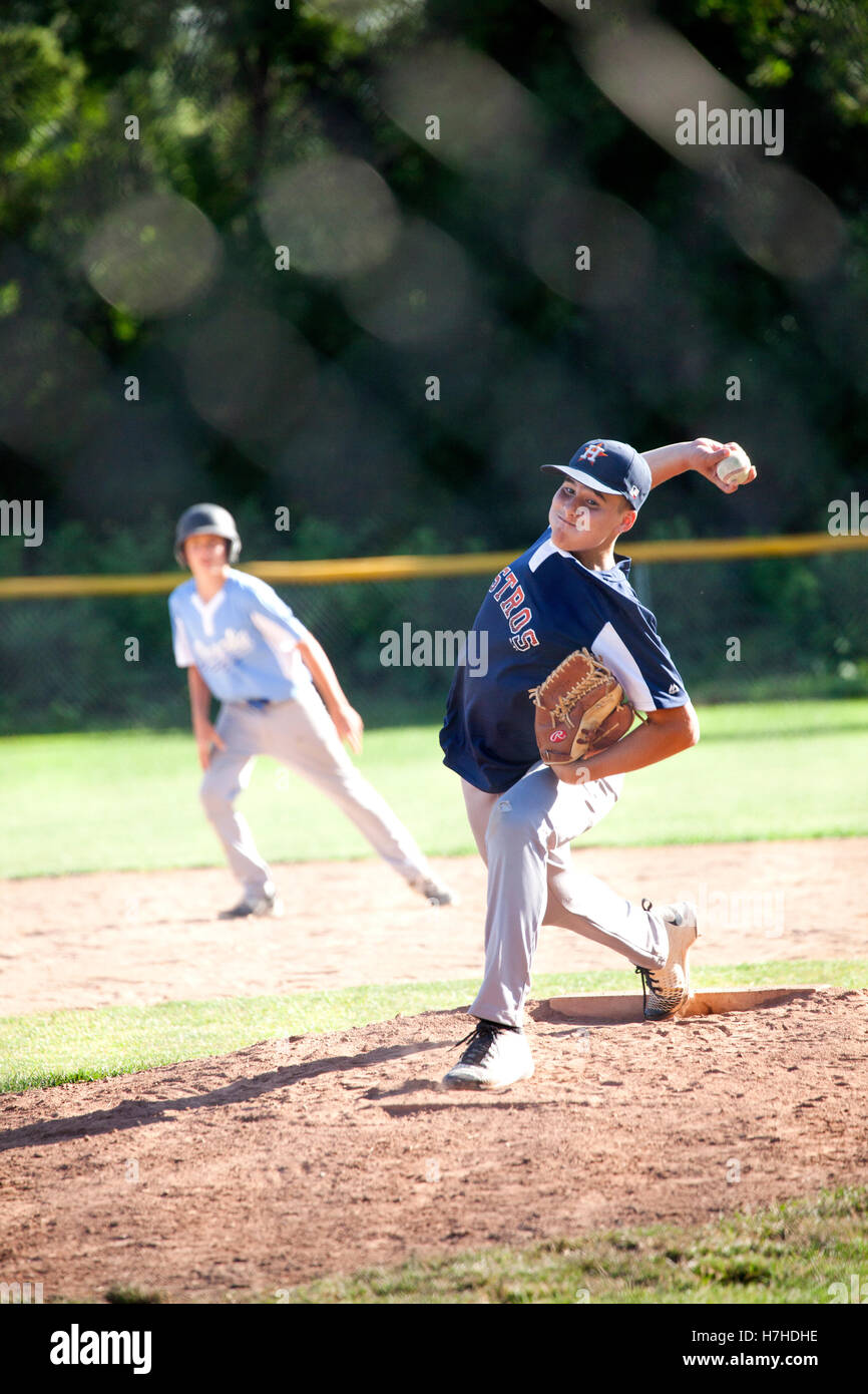 Winding up hi-res stock photography and images - Alamy