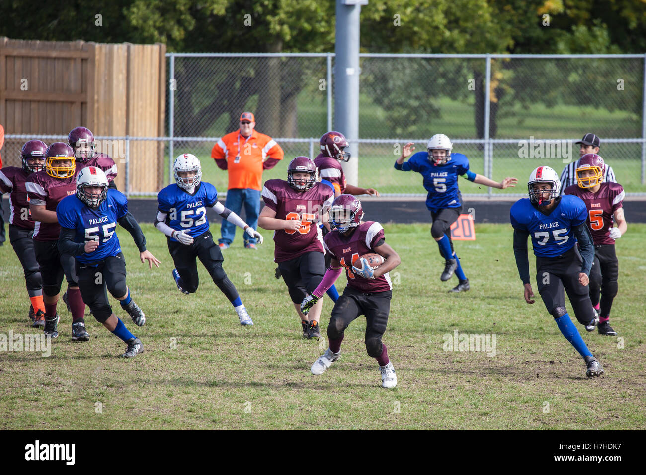 Teens Playing Football High Resolution Stock Photography and Images - Alamy