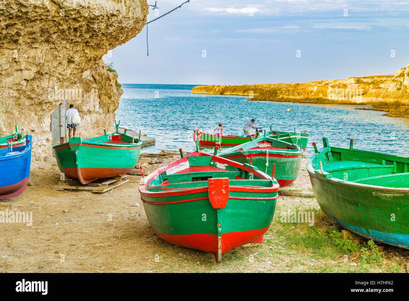 Green rowing boats hi-res stock photography and images - Alamy