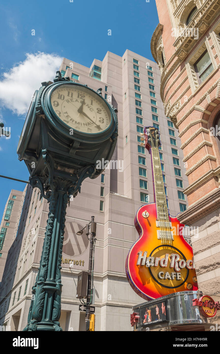 Downtown philadelphia hi-res stock photography and images - Alamy