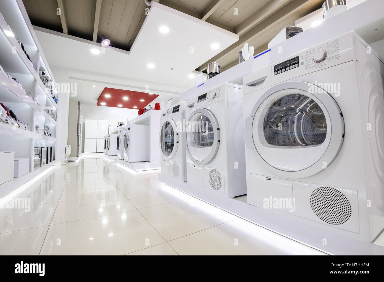 Store washing machine hi-res stock photography and images - Alamy