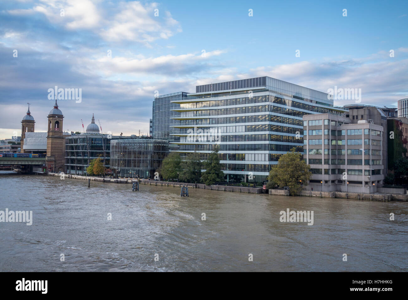 Riverbank house by ERP Architects, 2 Swan Lane, City of London, UK ...