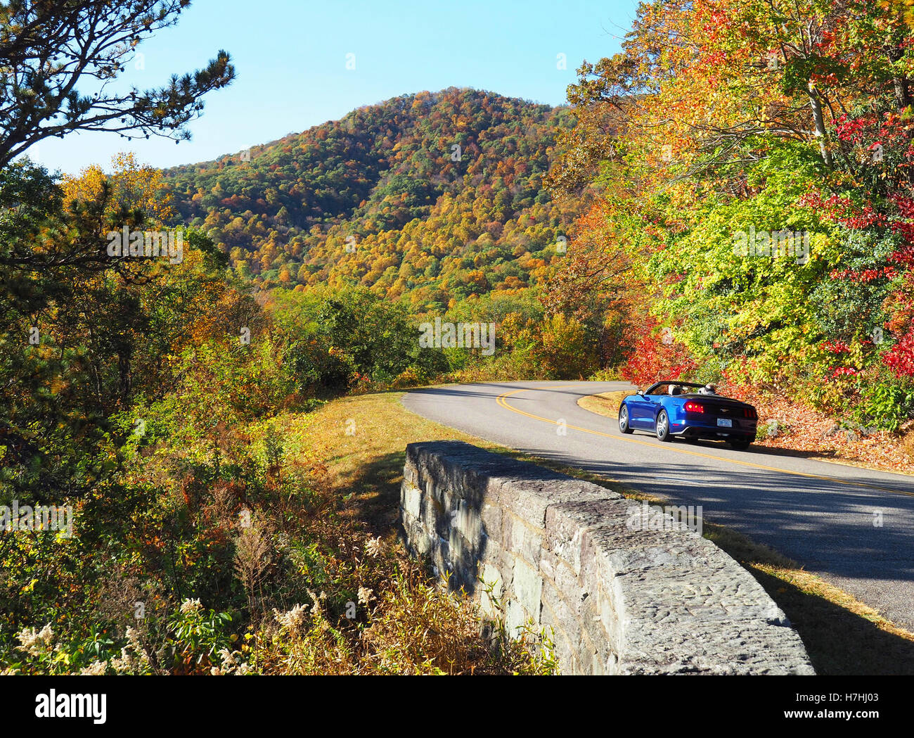 North carolina mountain scenic byway hi-res stock photography and ...