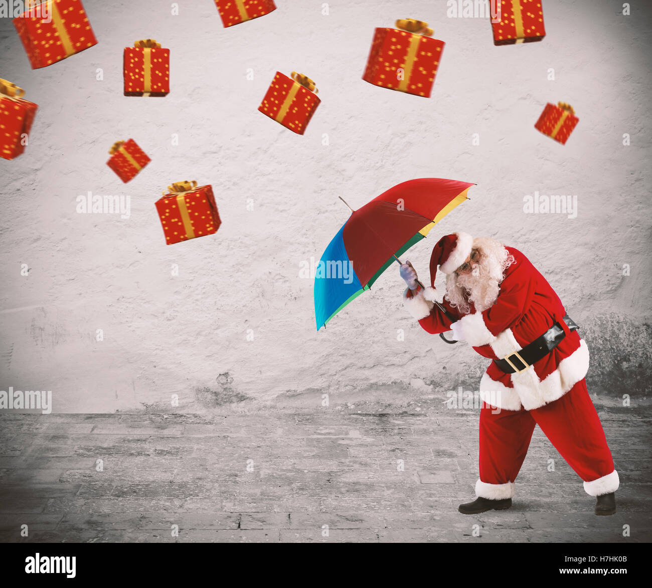 Umbrella santa hi-res stock photography and images - Alamy