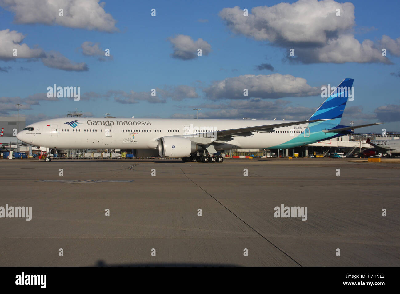 Garuda indonesia aircraft hi-res stock photography and images - Alamy
