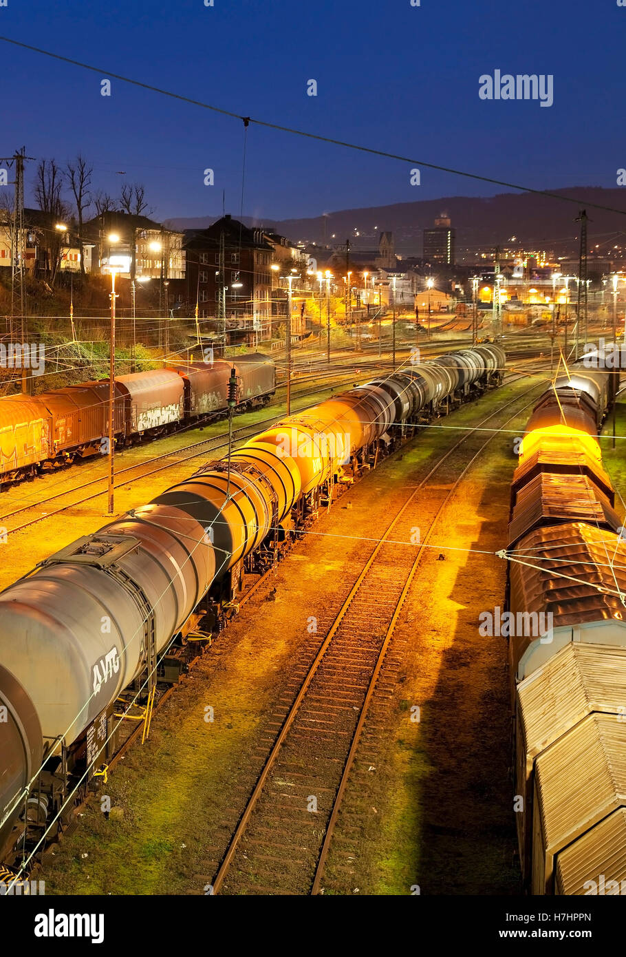 Night Freight Train Stock Photos & Night Freight Train Stock Images - Alamy