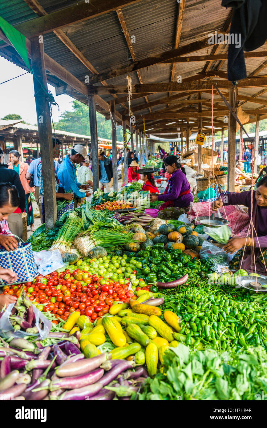 Myanmar food stalls hi-res stock photography and images - Alamy