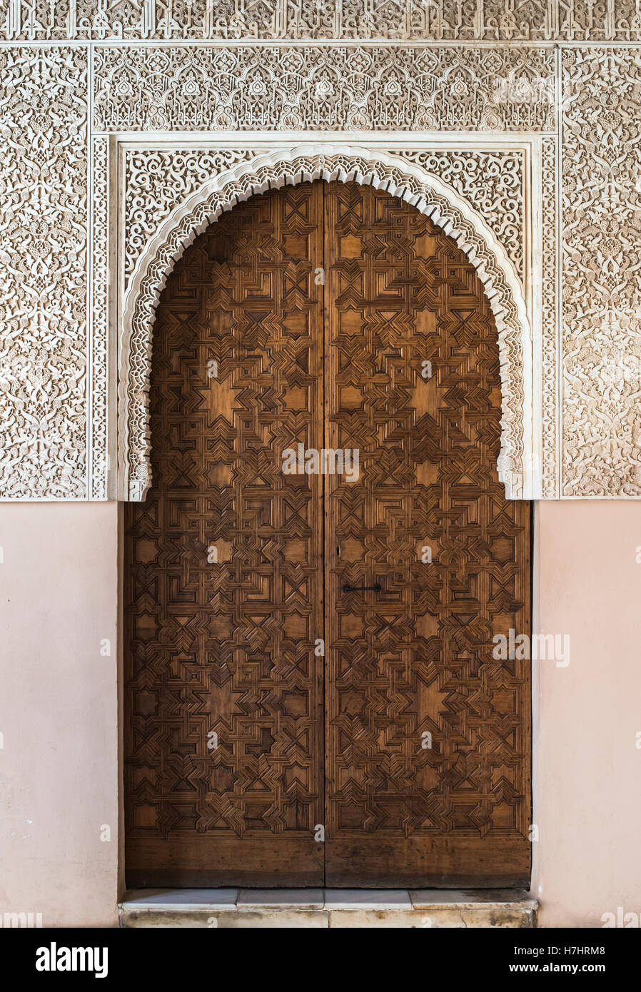Islamic wooden door hi-res stock photography and images - Alamy