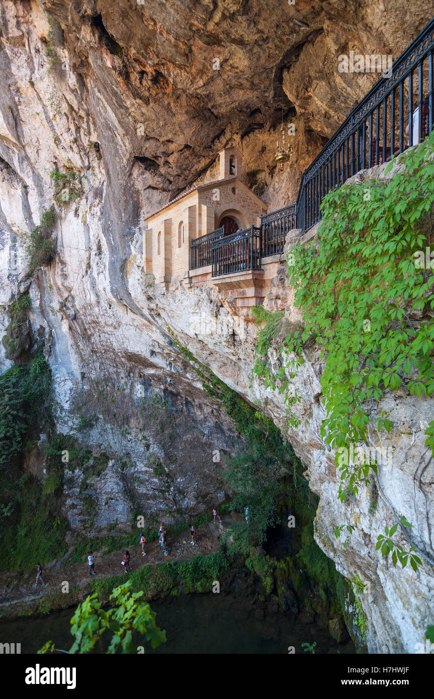 Our lady of covadonga hi-res stock photography and images - Alamy
