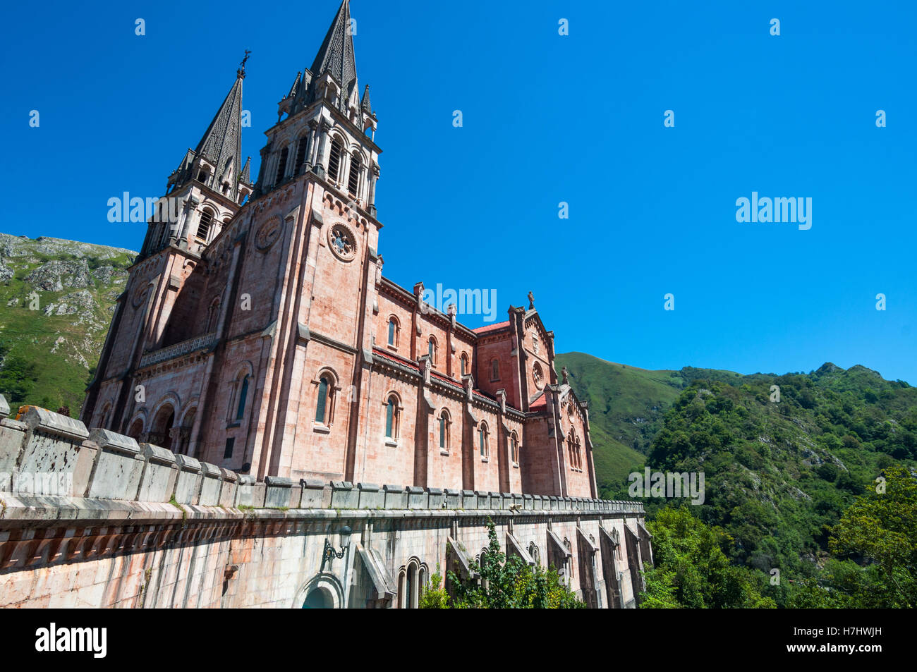 Our lady of covadonga hi-res stock photography and images - Alamy