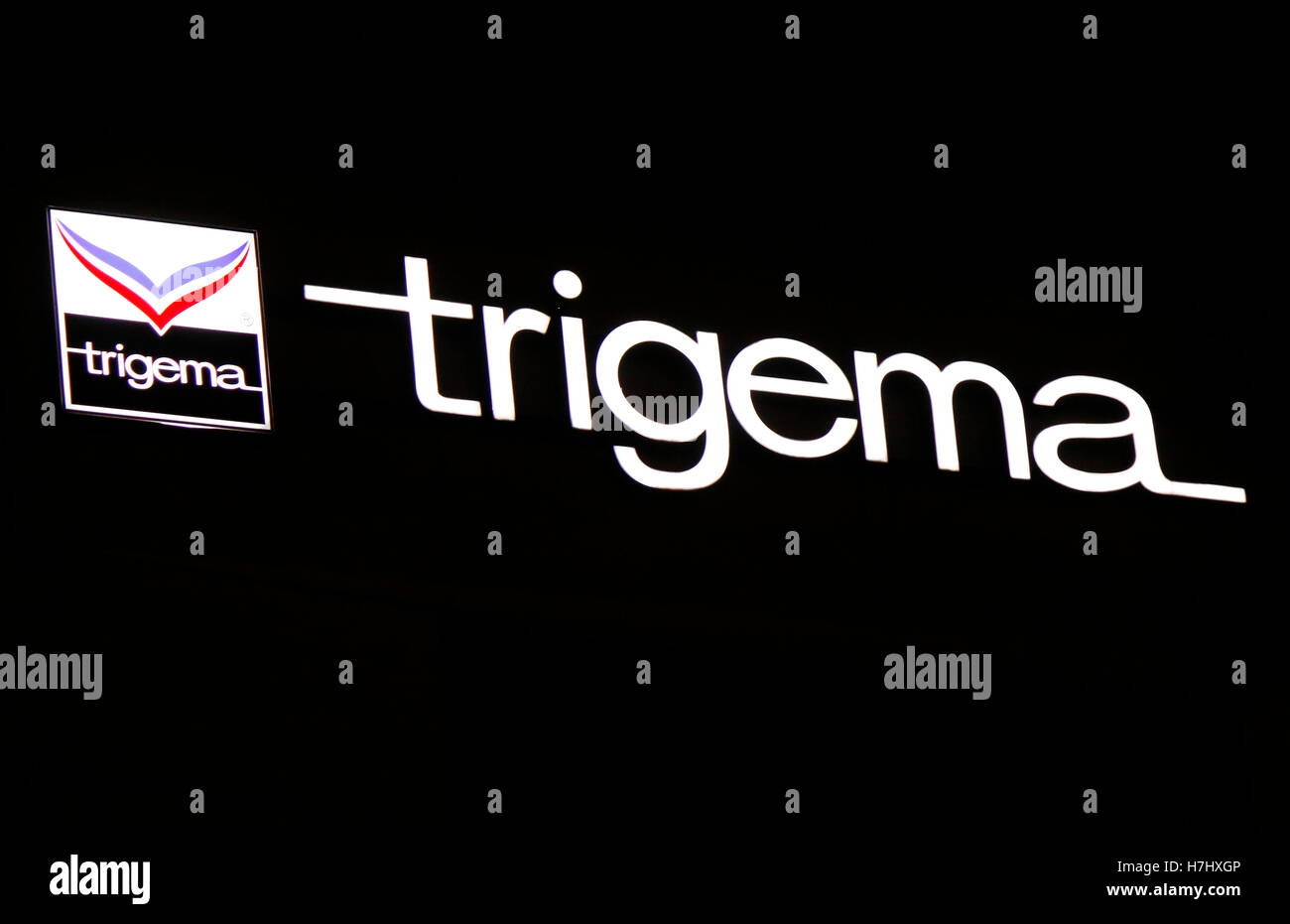 Trigema Logo VLACE X Trigema Sneaker