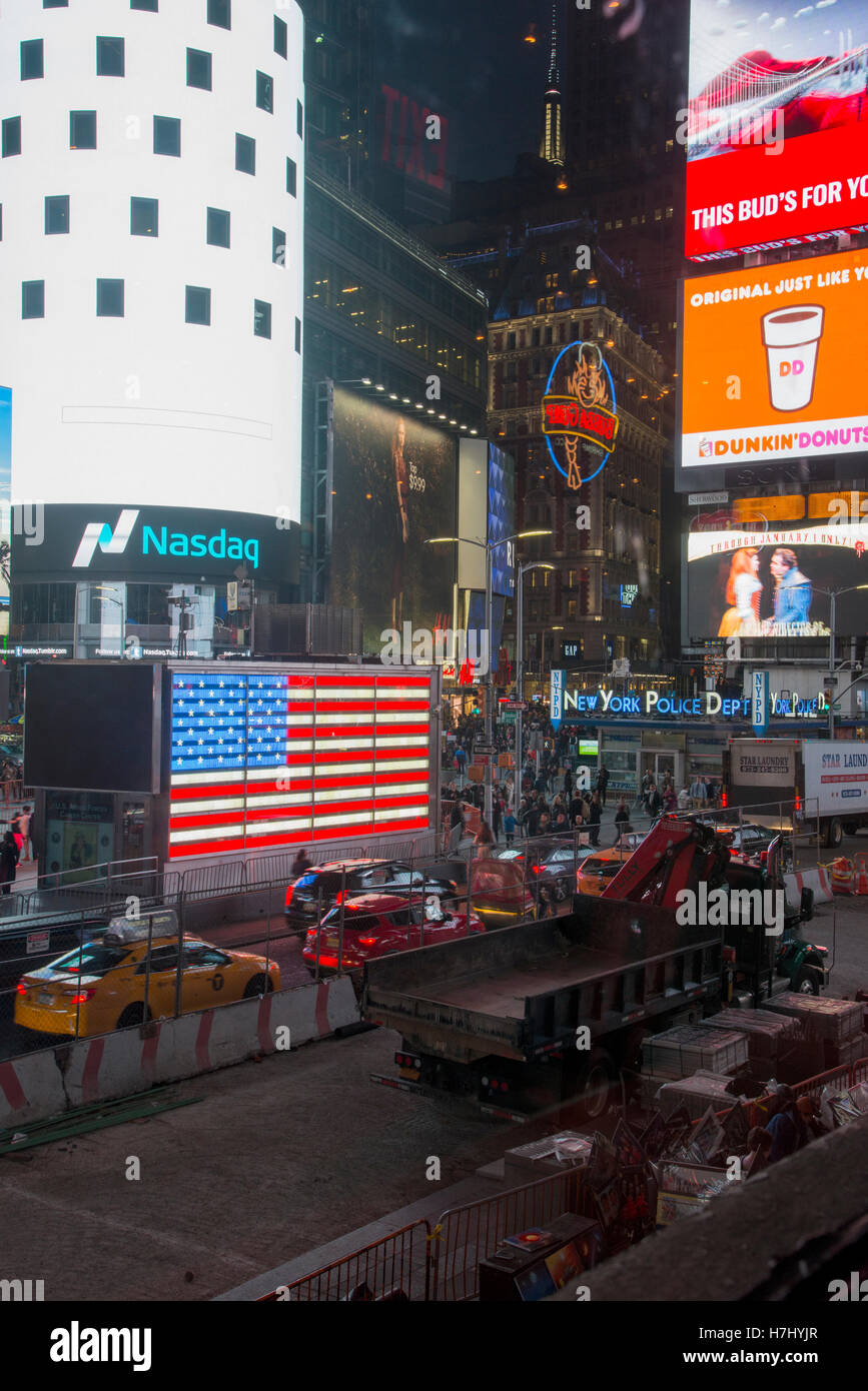 Nasdaq sign times square hi-res stock photography and images - Alamy