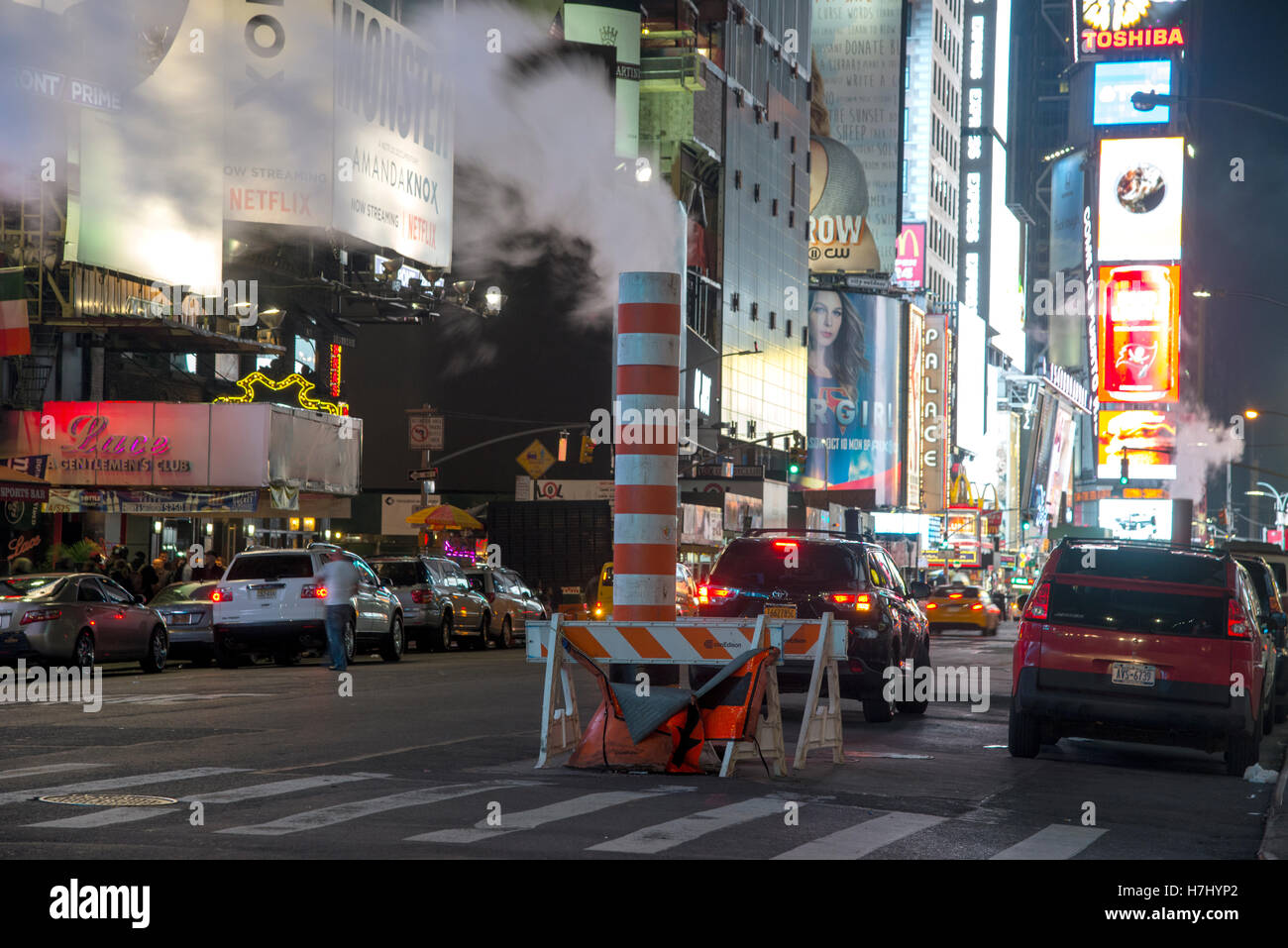 Con-Edison steam system stack venting vapour into the night on 7th ...