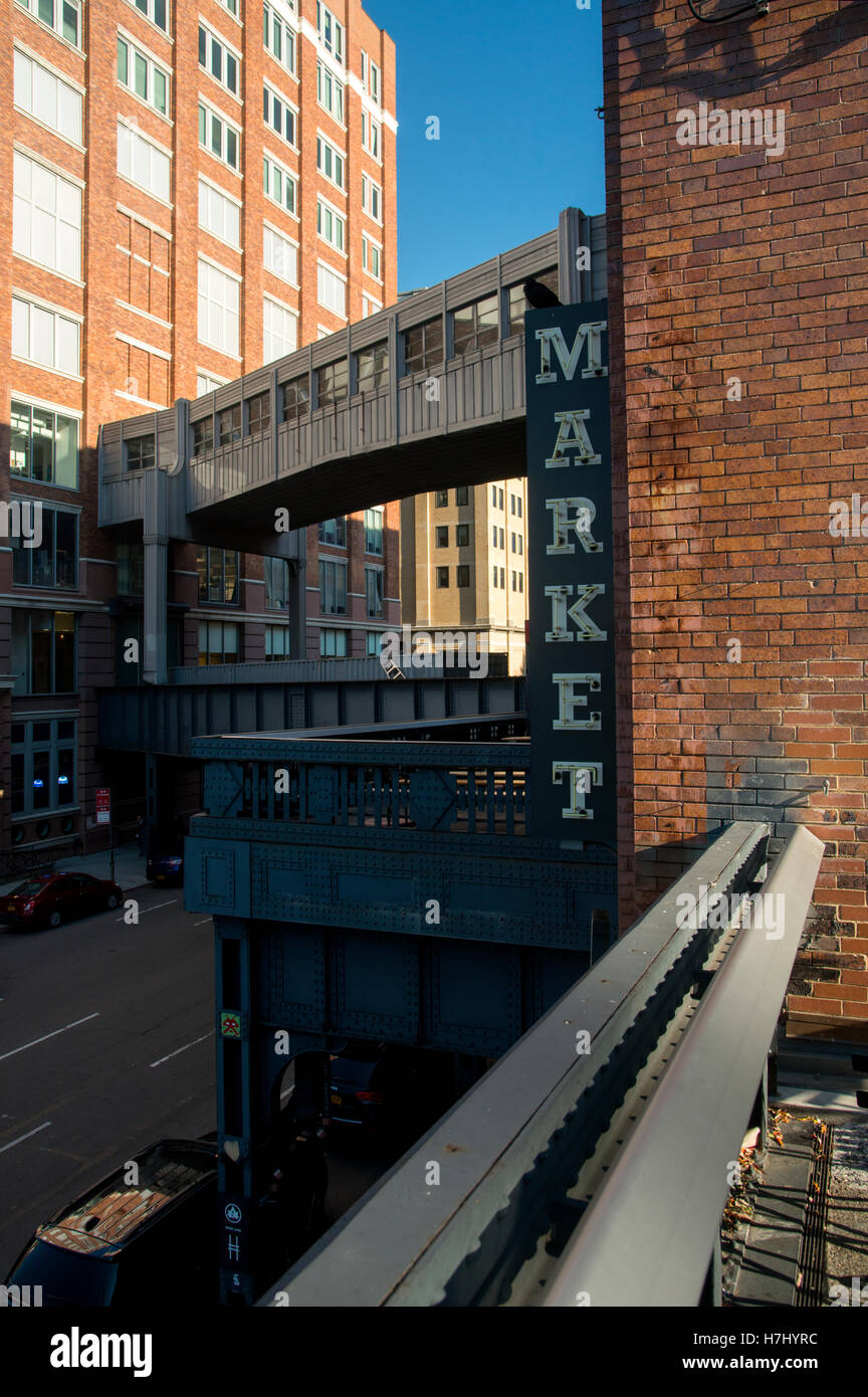 New York City - The Highline park passes over West side Manhattan ...