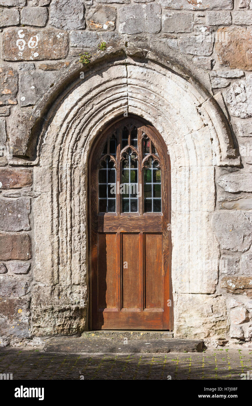 Tudor arch door hi-res stock photography and images - Alamy