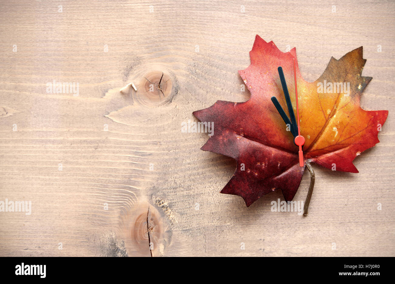 Hands clock hi-res stock photography and images - Alamy