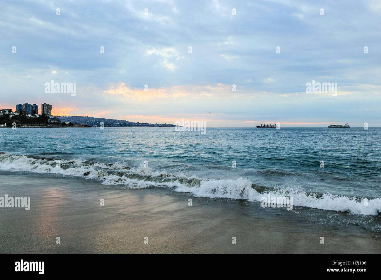 Photo of Pacific Ocean at a Beach in Valparaiso, Santiago, Chile Stock ...