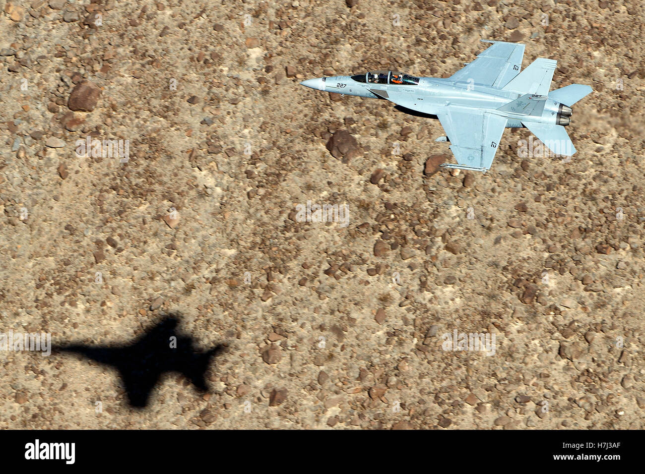 Boeing F/A-18F Super Hornet DD-227 of the US Navy's VX-31 Dust Devils ...