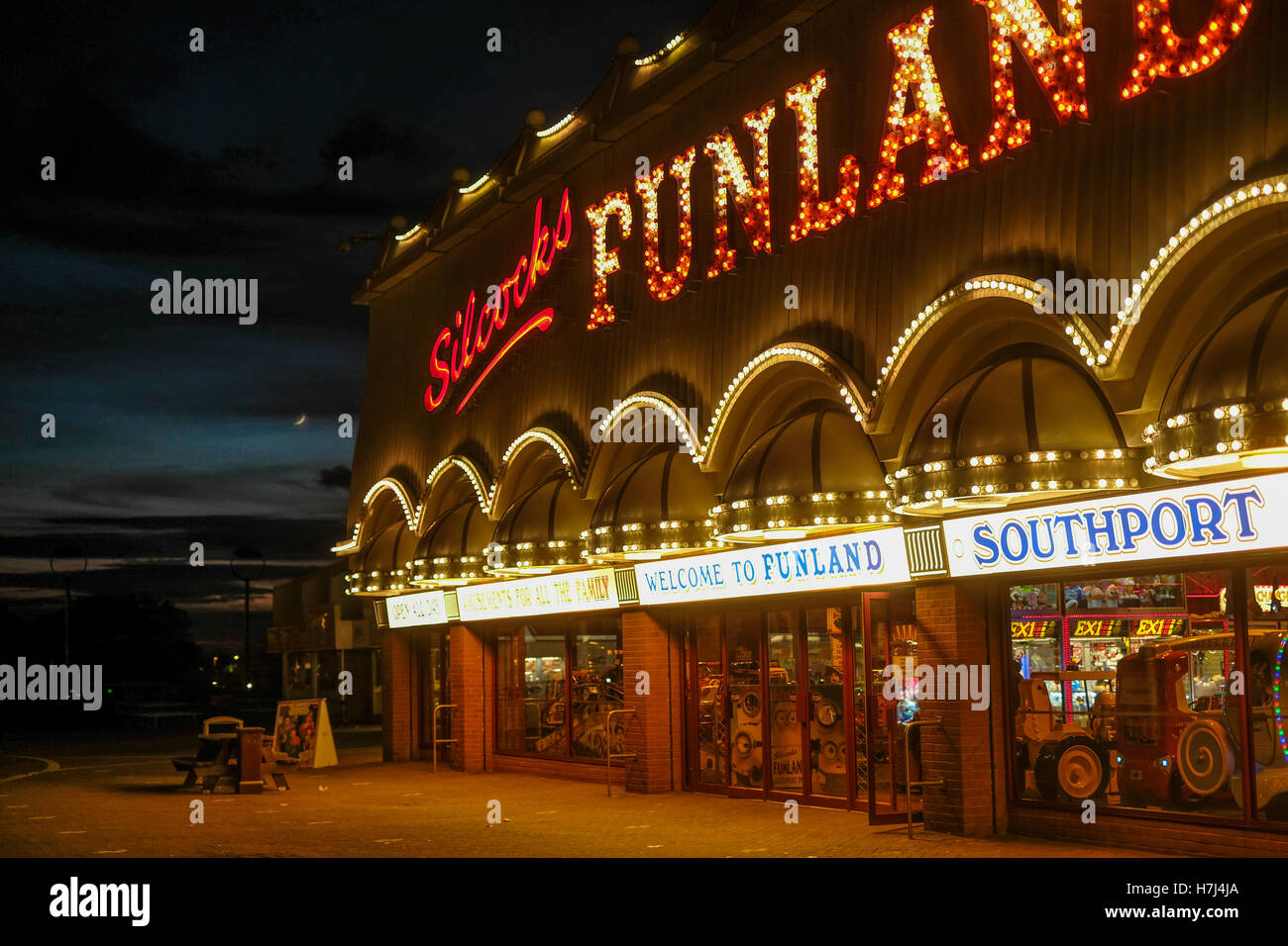 Southport funland arcade hi-res stock photography and images - Alamy