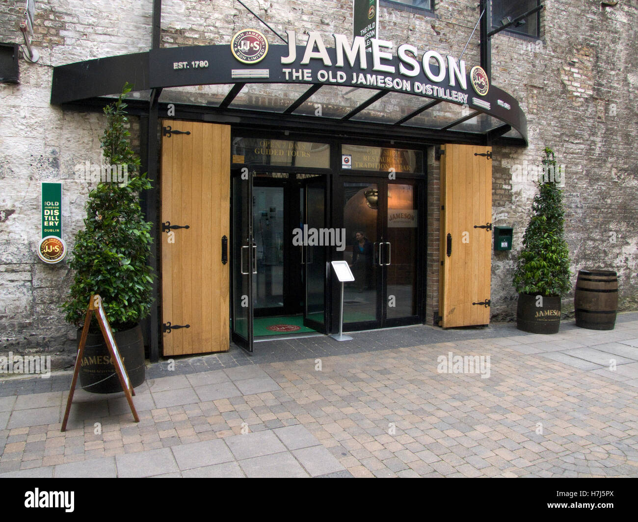 Jameson distillery dublin hi-res stock photography and images - Alamy