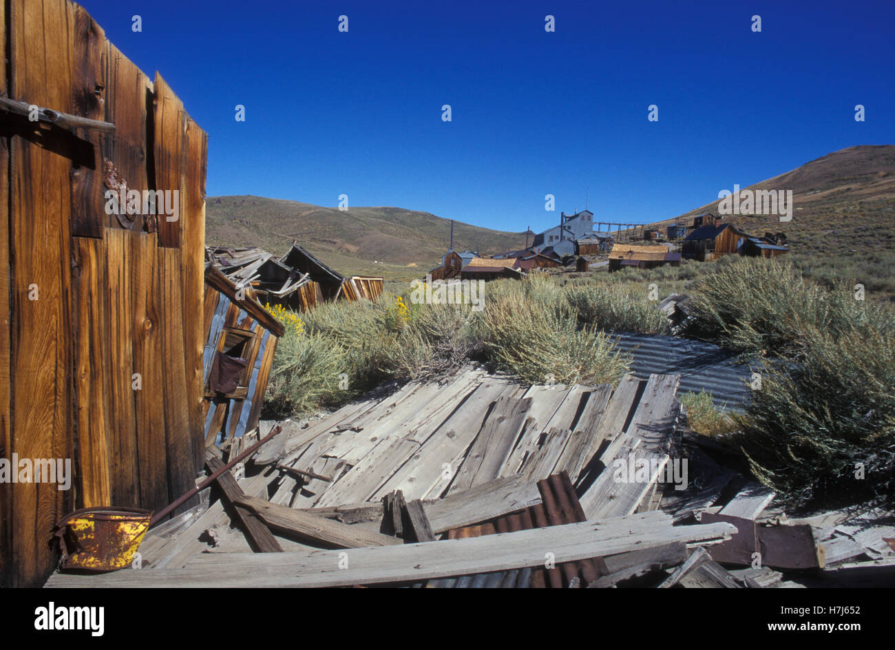 Destroyed houses in the ghost town of Bodie, gold rush, the past ...