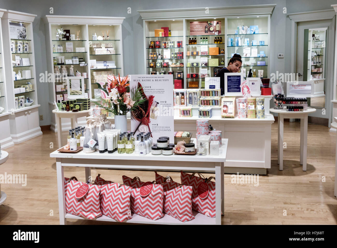 Rockefeller Center Concourse High Resolution Stock Photography and ...