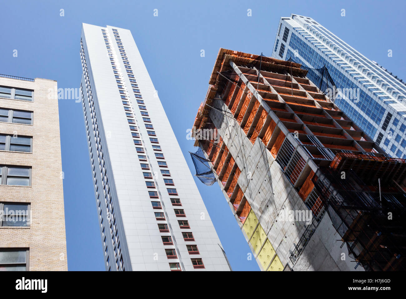 Cantilever Building High Resolution Stock Photography and Images - Alamy