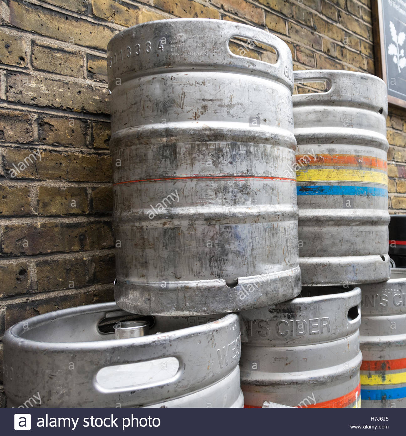 Aluminum Beer Barrels Stock Photos & Aluminum Beer Barrels Stock Images ...