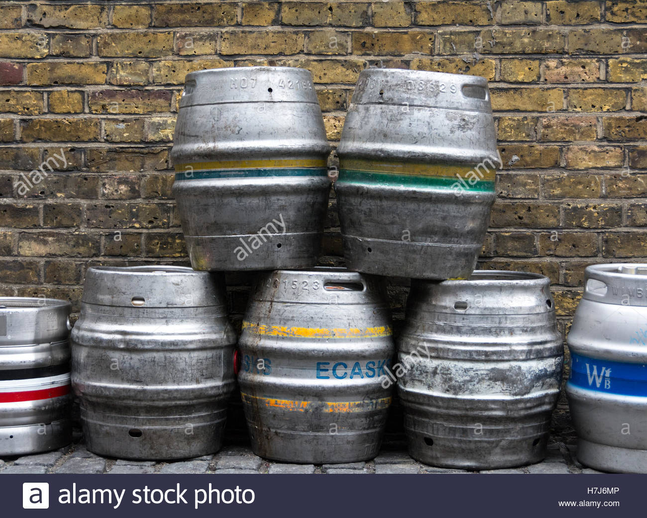 Cider Barrels Stock Photos & Cider Barrels Stock Images - Alamy