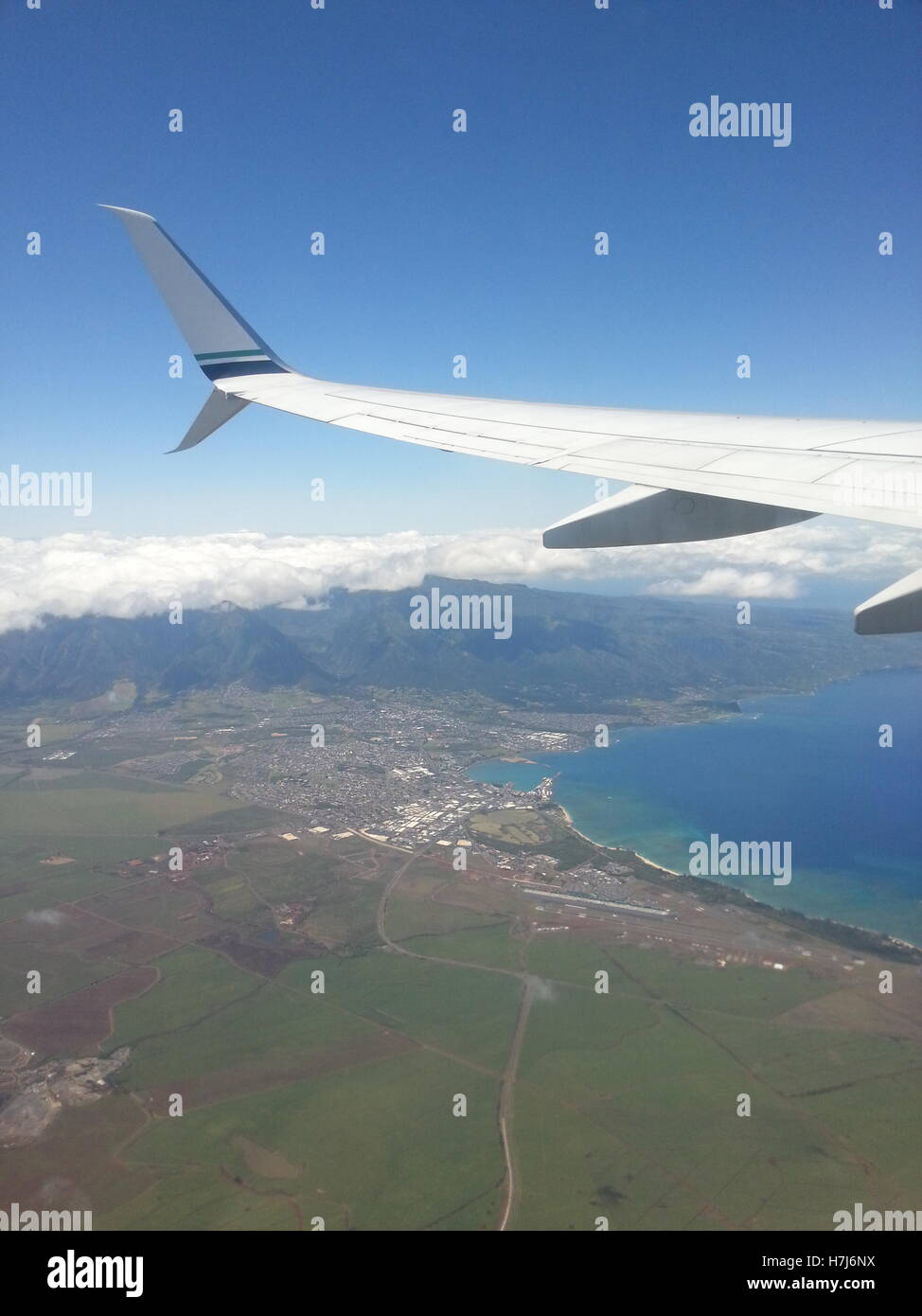 Flying over hawaii hi-res stock photography and images - Alamy