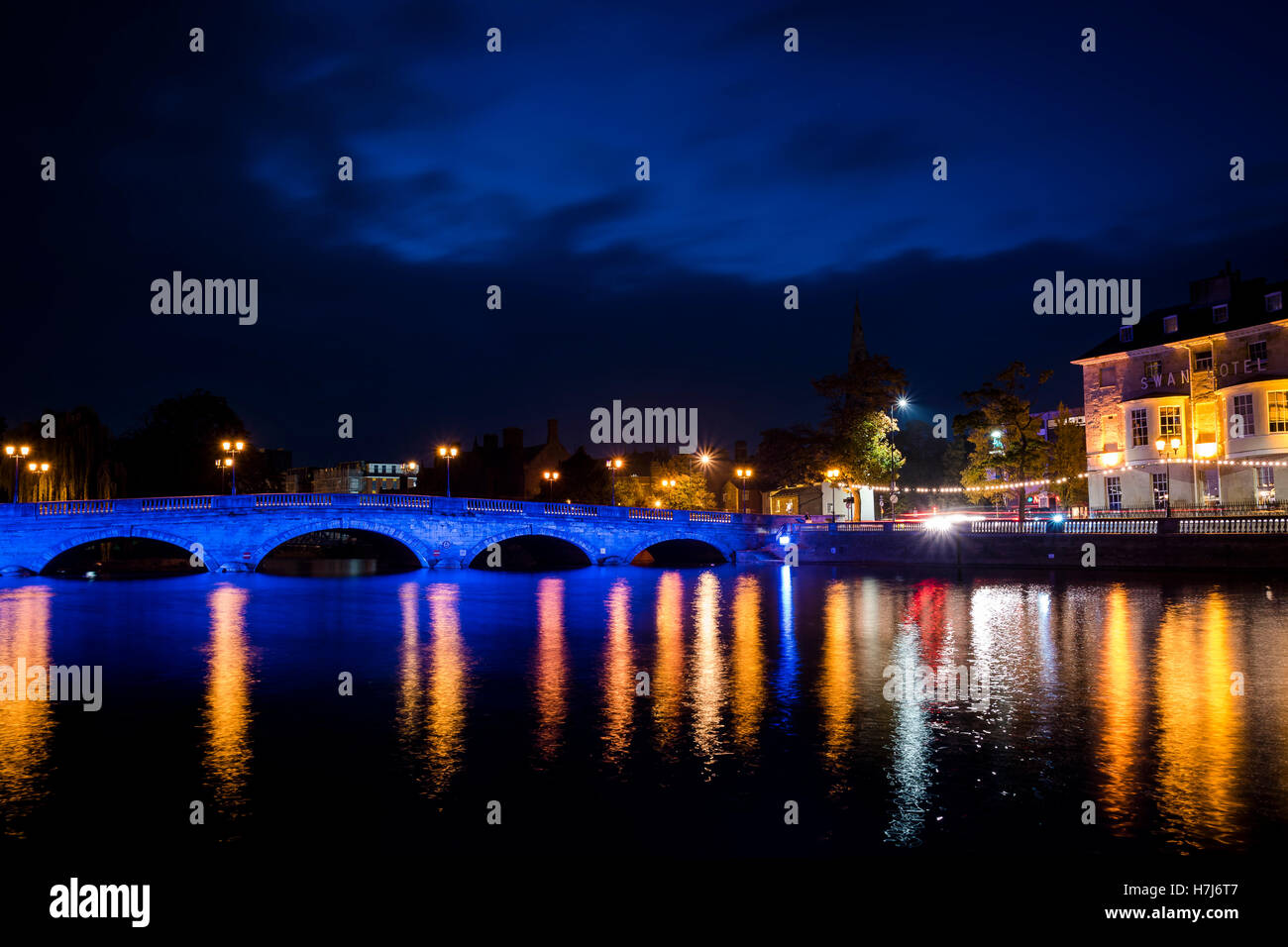 Bedford Bridge and Swan Hotel Stock Photo - Alamy