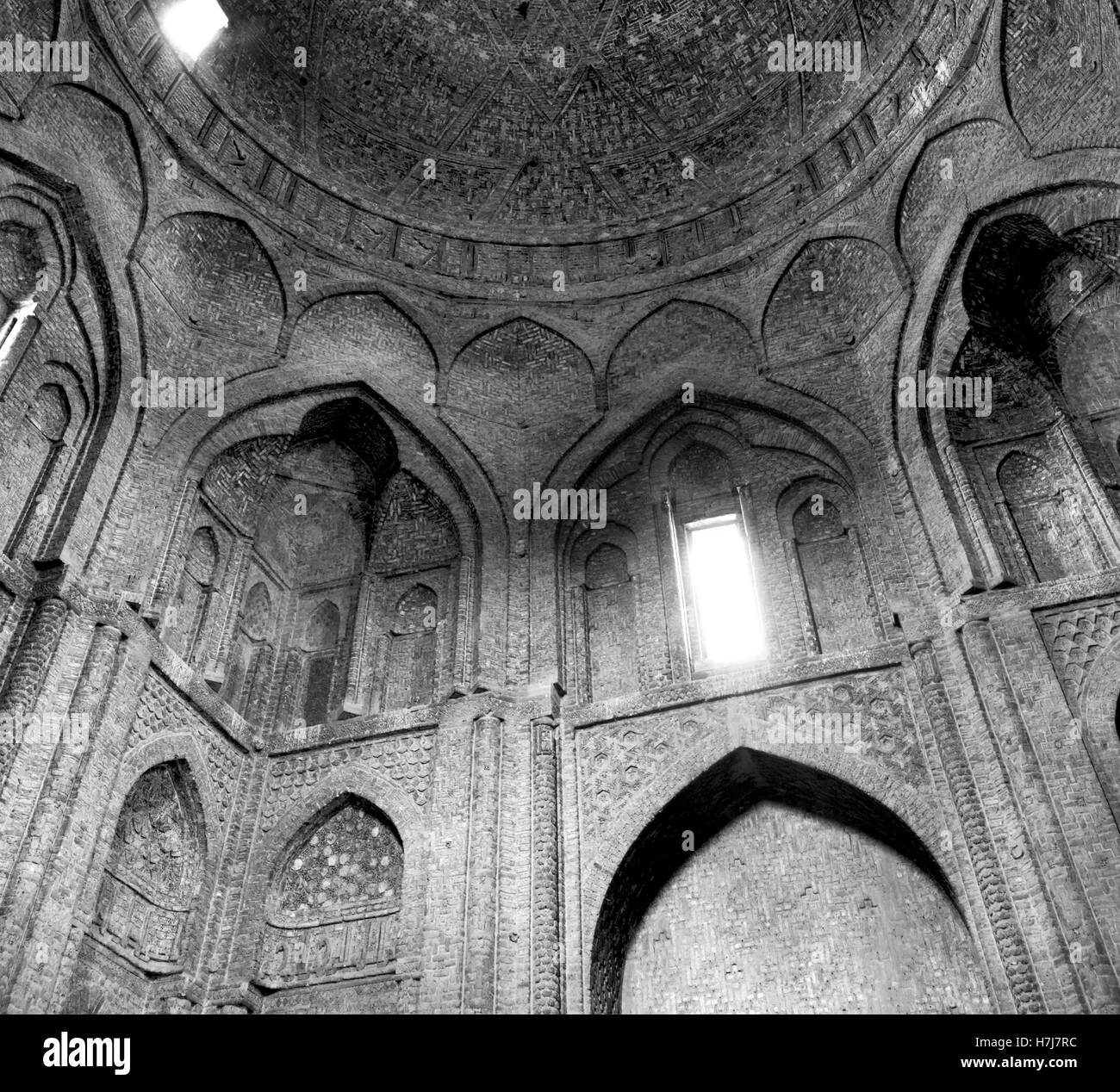 Jameh mosque of isfahan unesco Black and White Stock Photos & Images ...