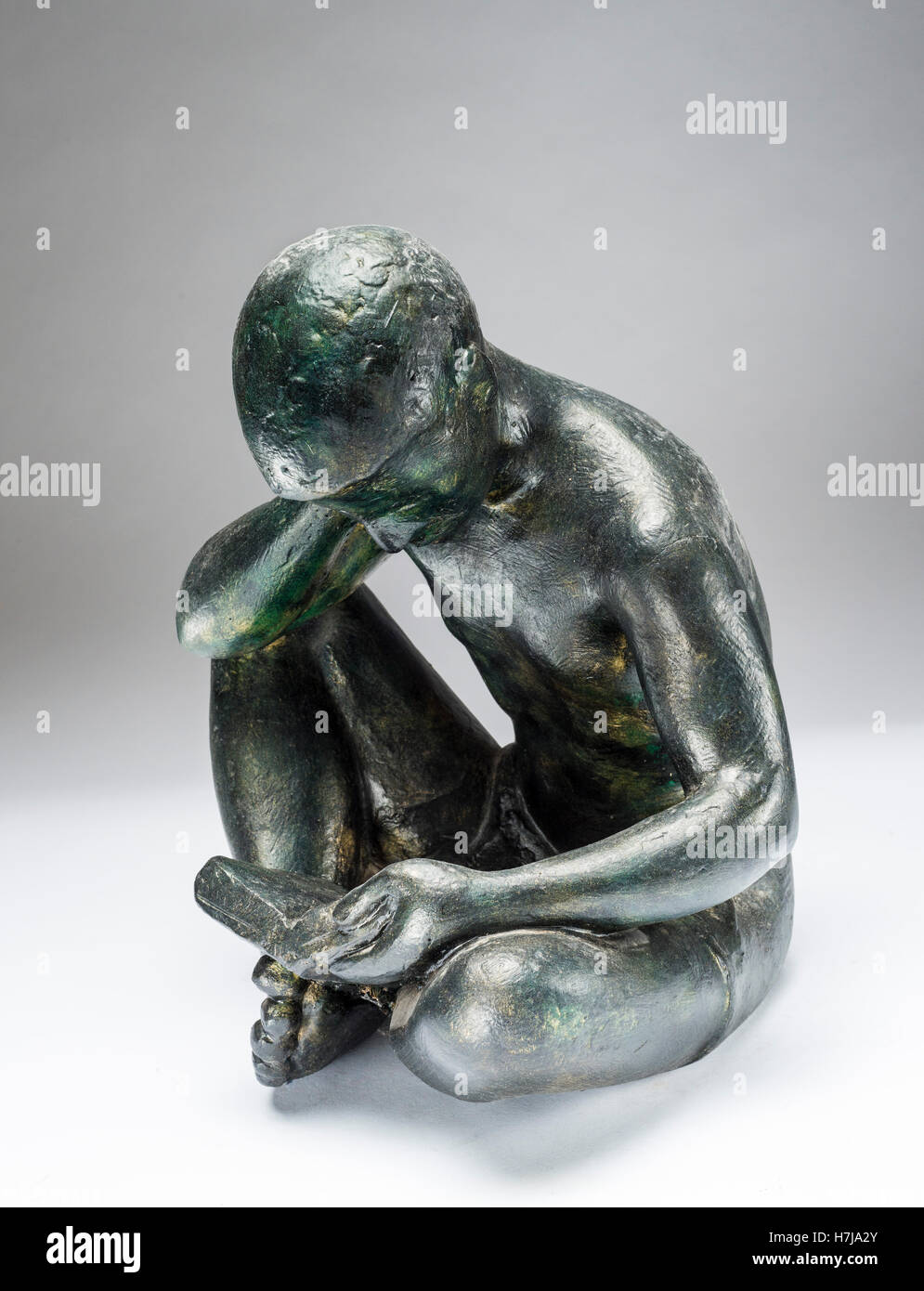 Reading man sculpture hi-res stock photography and images - Alamy