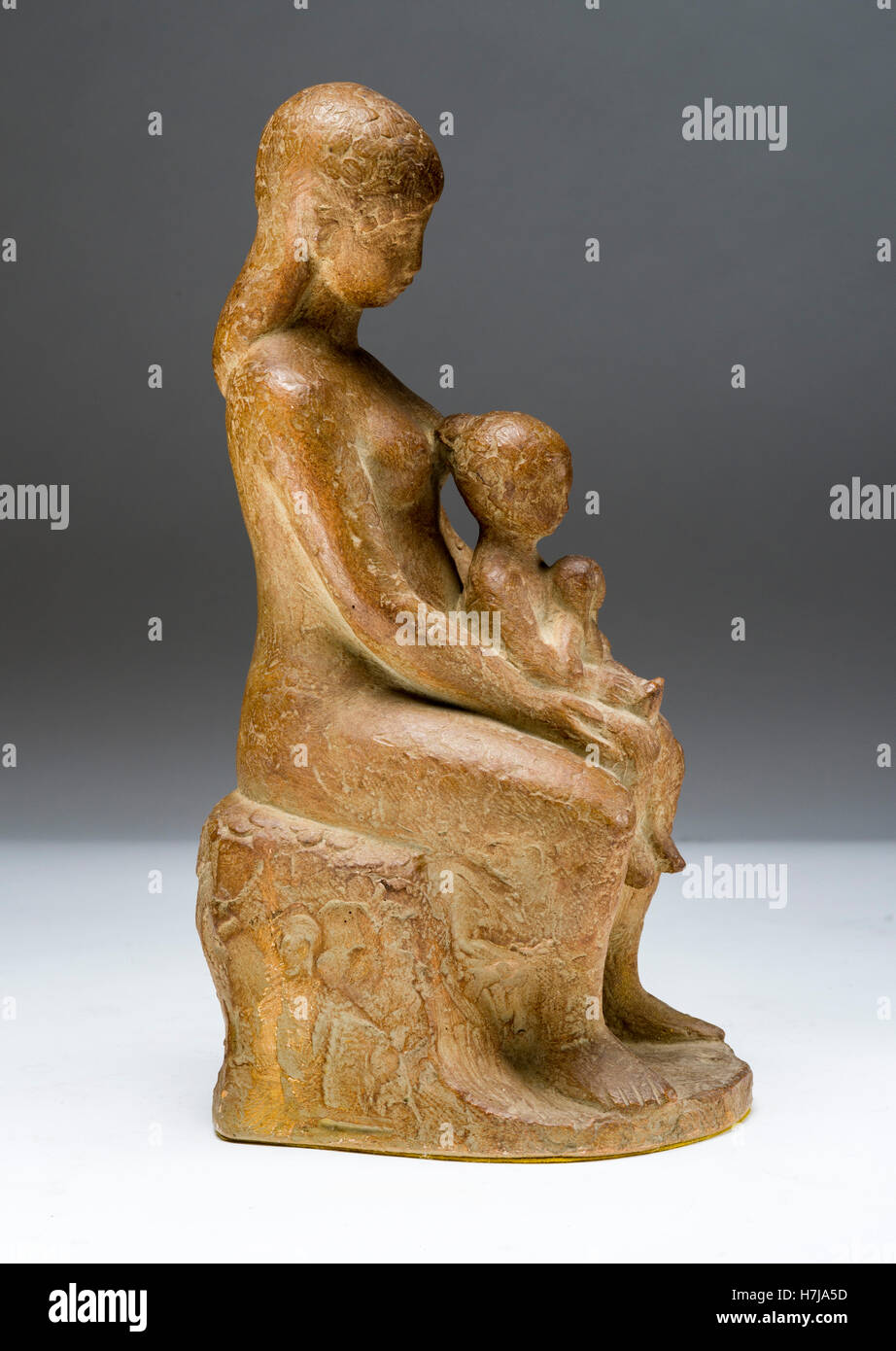 Mother and child statues hi-res stock photography and images - Alamy