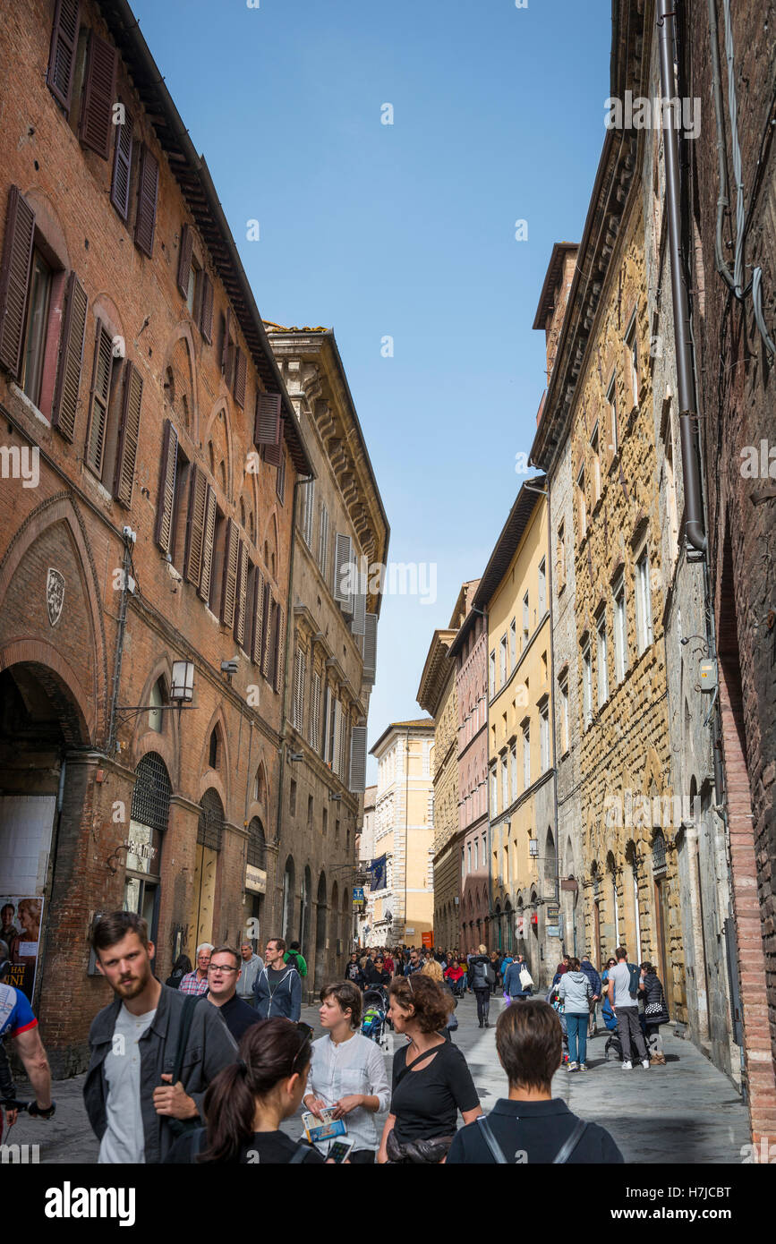 Medieval street in old Siena, Tuscany, Italy Stock Photo - Alamy
