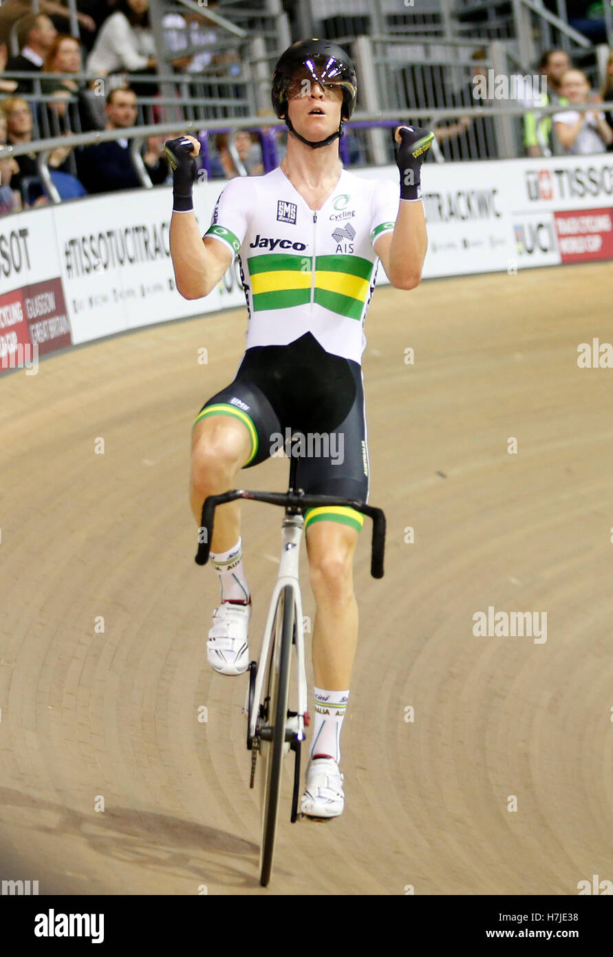 Australia's Cameron Meyer celebrates winning the Men's Points Race ...