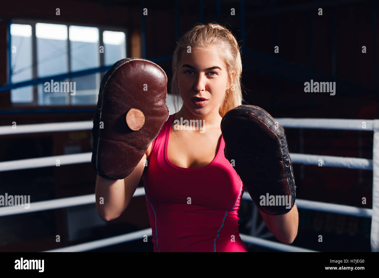 Blond boxer boxing boxing hi-res stock photography and images - Alamy