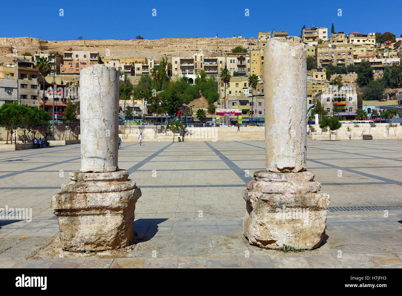Pillar plaza hi-res stock photography and images - Alamy
