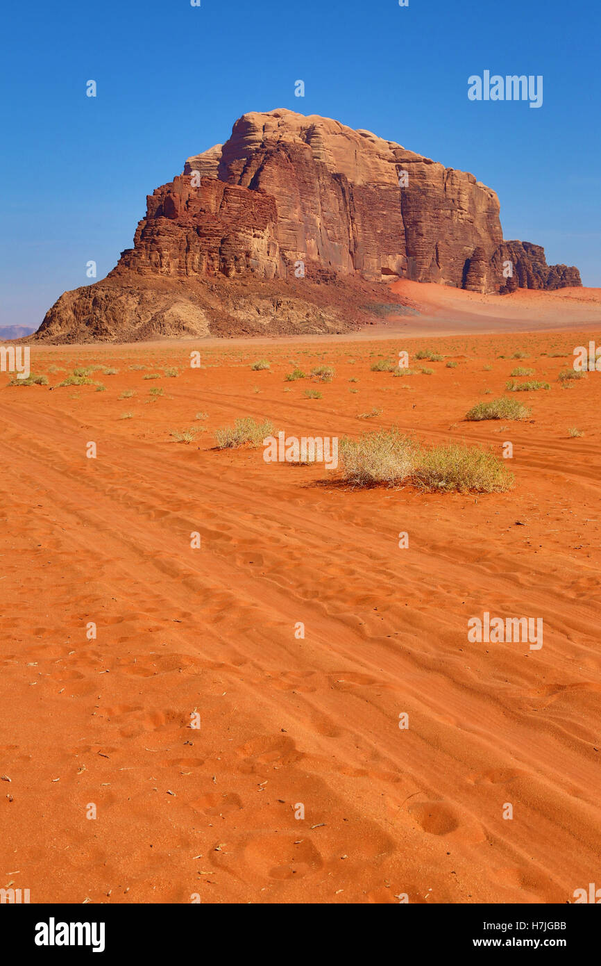 Jordan desert wadi rum hi-res stock photography and images - Alamy