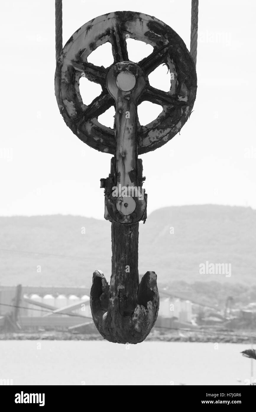 Crane used to construct Pork Kembla breakwall lays dormant rusting away ...