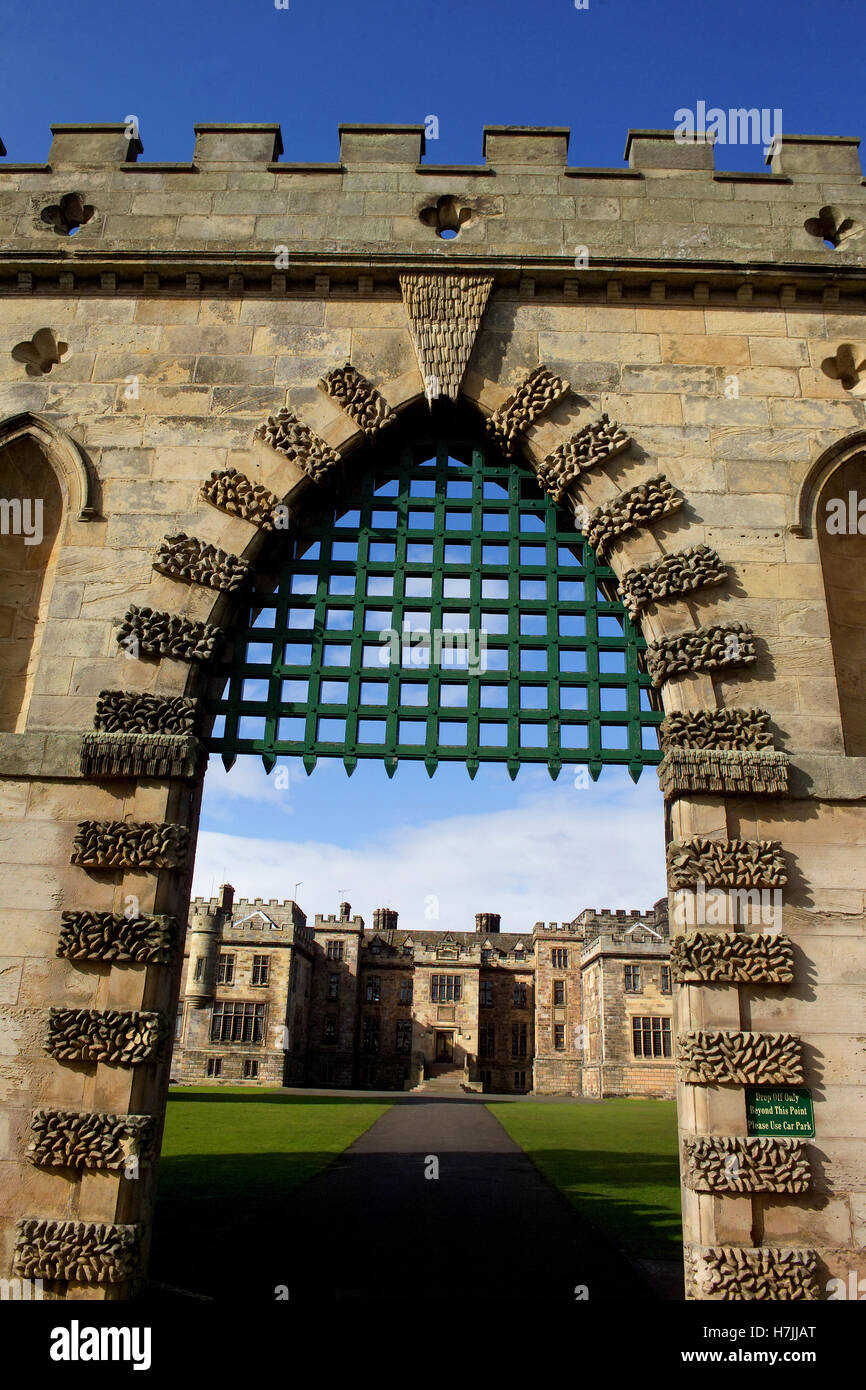 Ford castle hi-res stock photography and images - Alamy