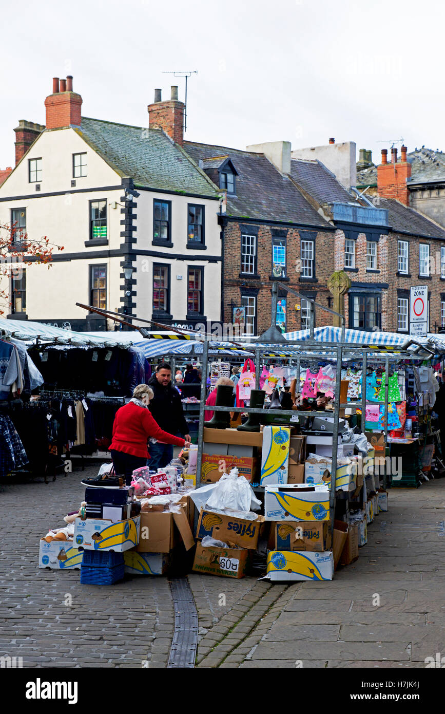 Market stalls knaresborough north yorkshire hi-res stock photography ...